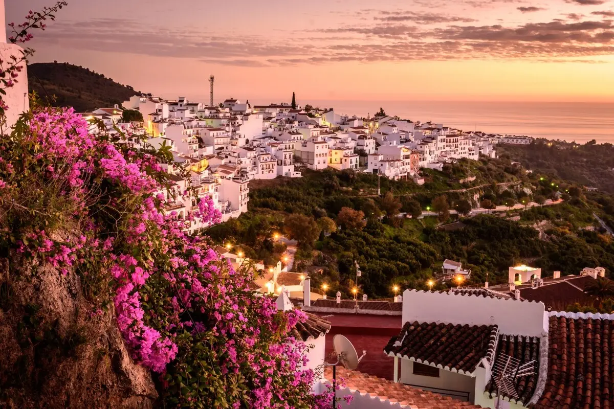 Guide to Frigiliana (Málaga) - CarGest